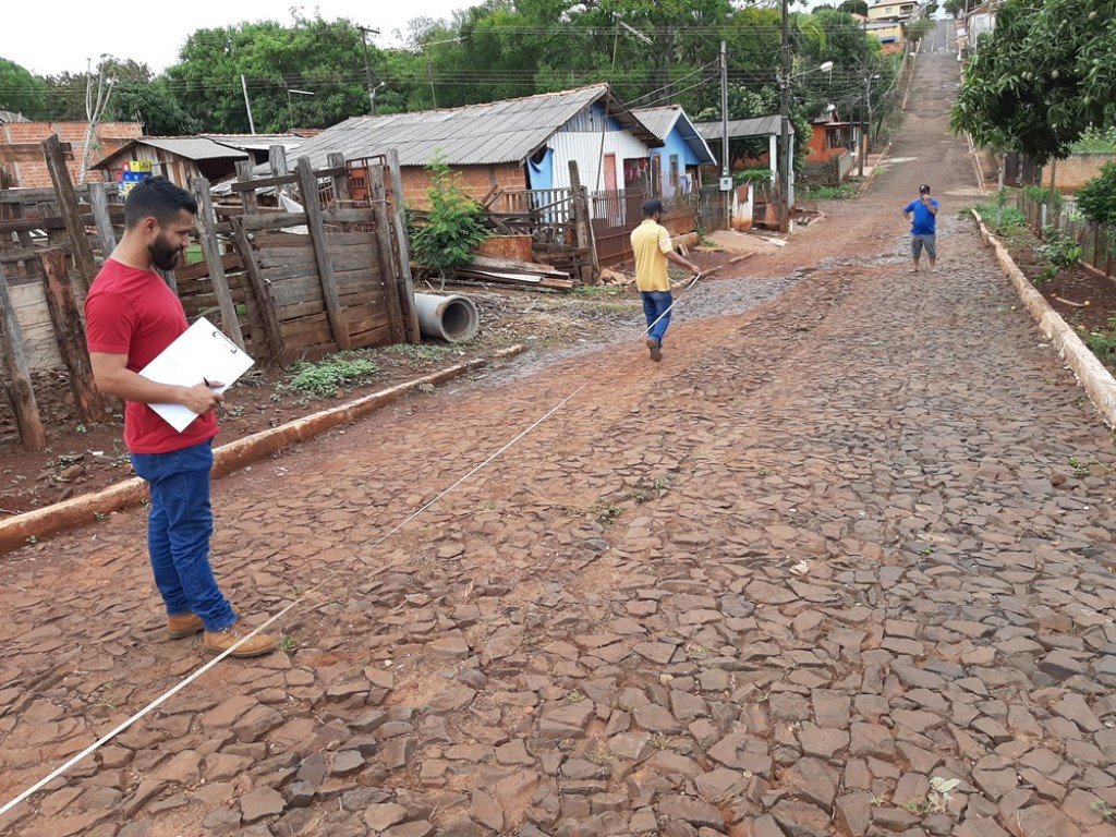 PREFEITURA REALIZA MEDIÇÃO DE RUAS PARA PAVIMENTAÇÃO EM PAVER NO BAIRRO ...